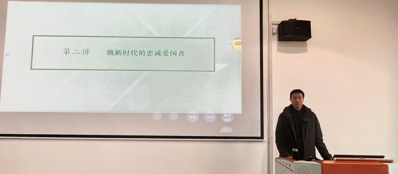 弘扬百年爱国志 争当时代新青年